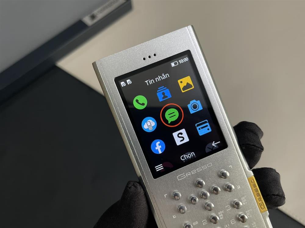 Nokia 3210 4G lên vỏ Gresso Silver